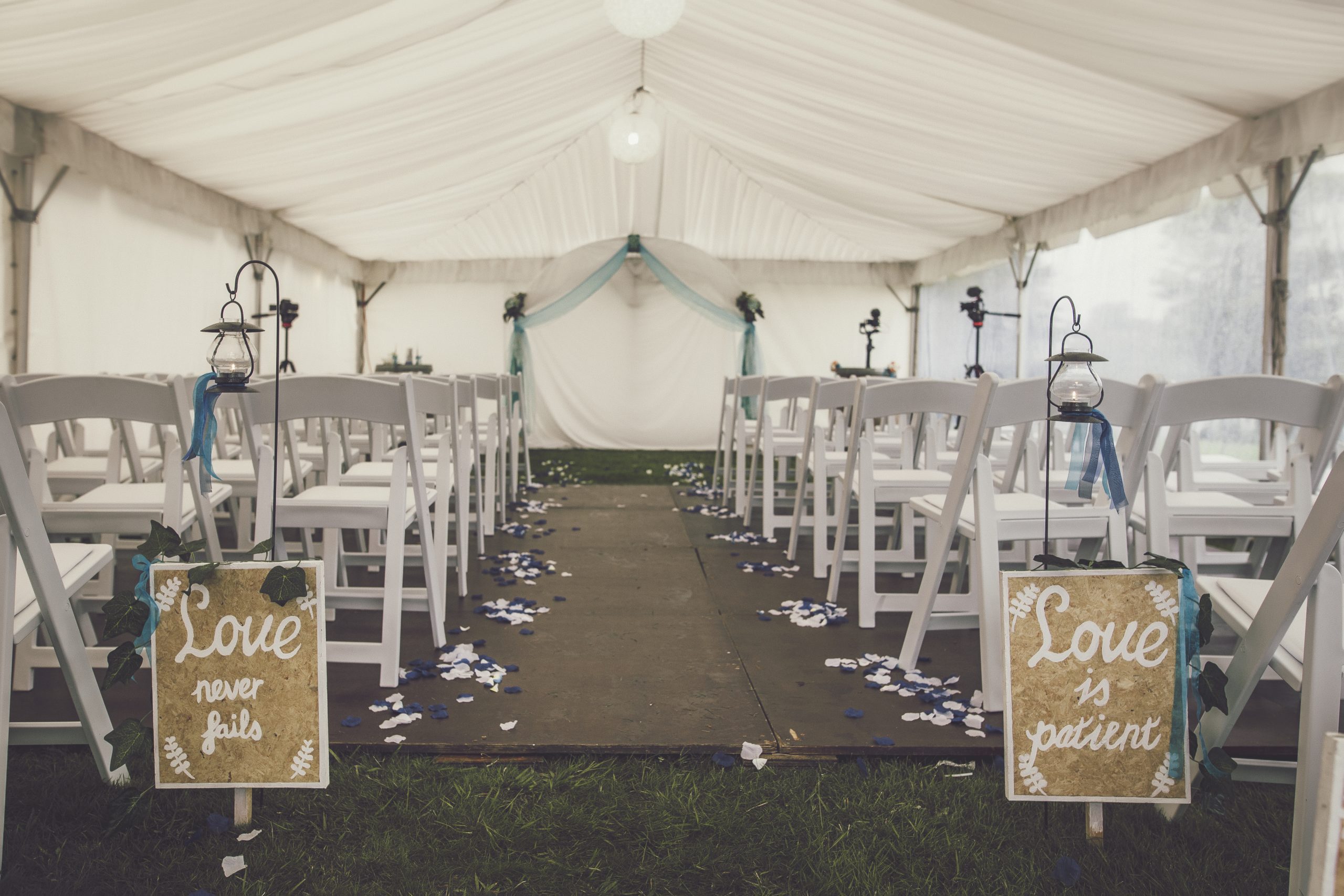 How to Make Your Wedding Guests Feel Welcome: Tips for a Memorable ...